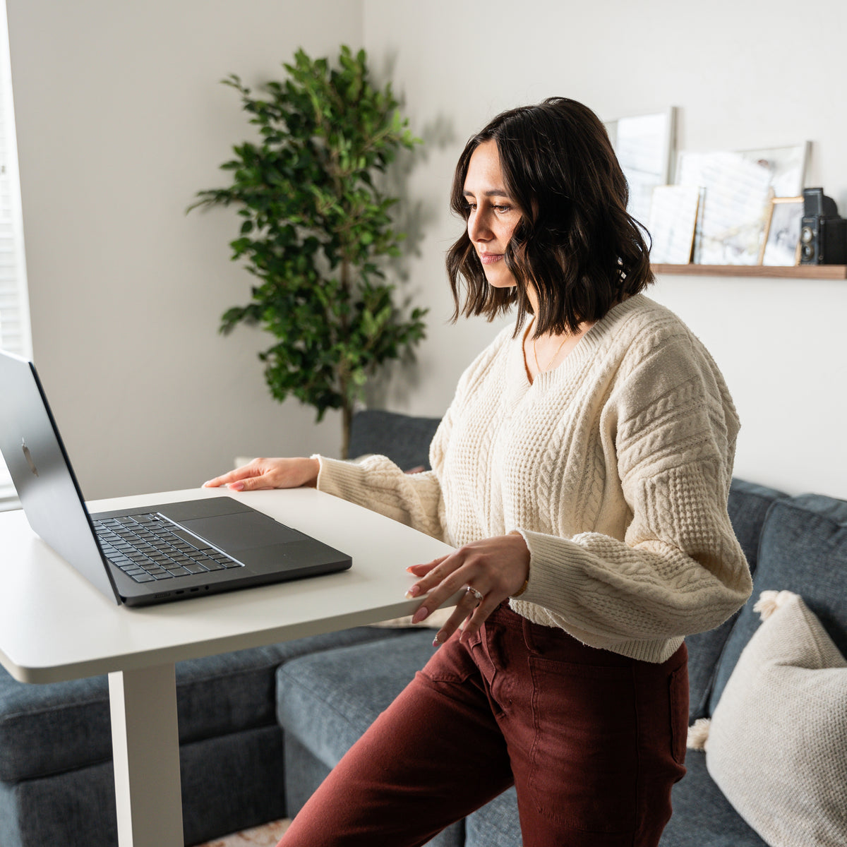 Laptop Cart - Rolling & Mobile Laptop Carts | Mount-It!